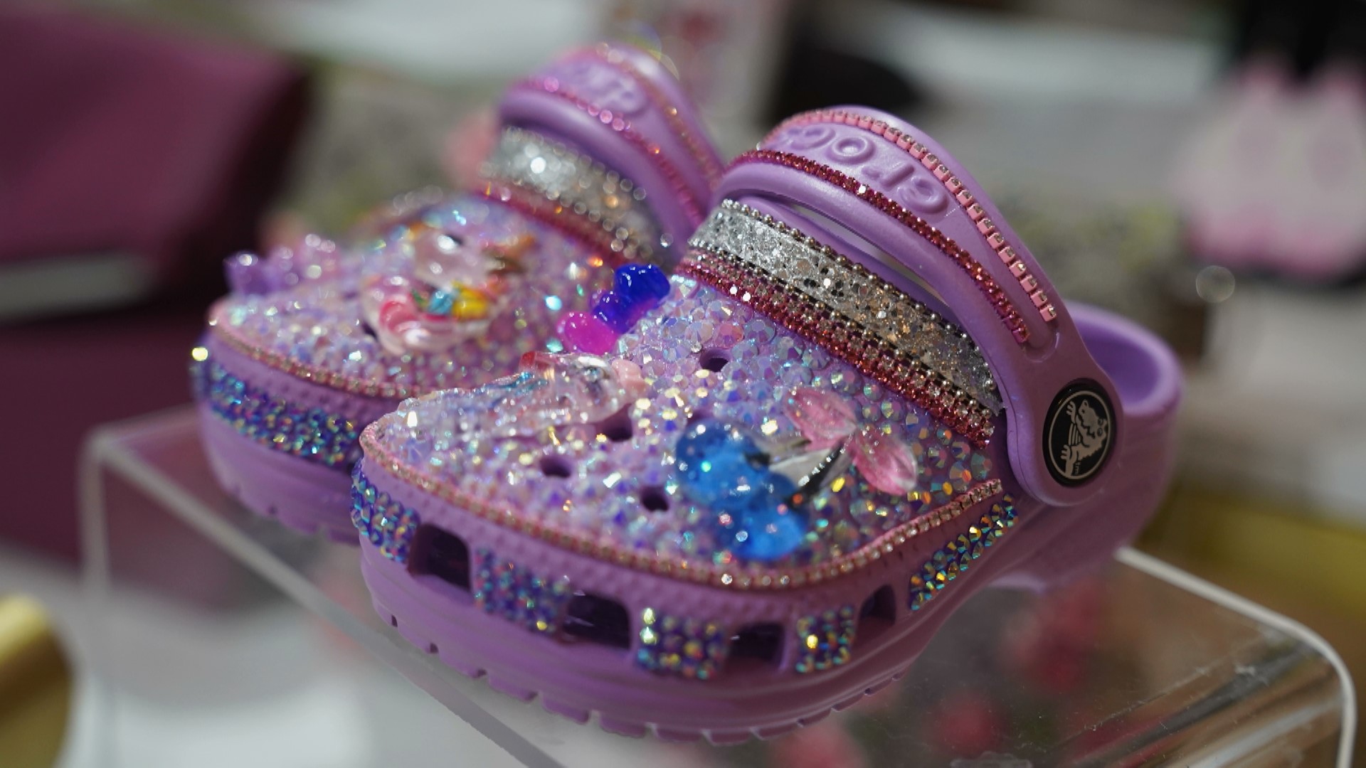 St. Paul woman creates custom Crocs, opens storefront | kare11.com