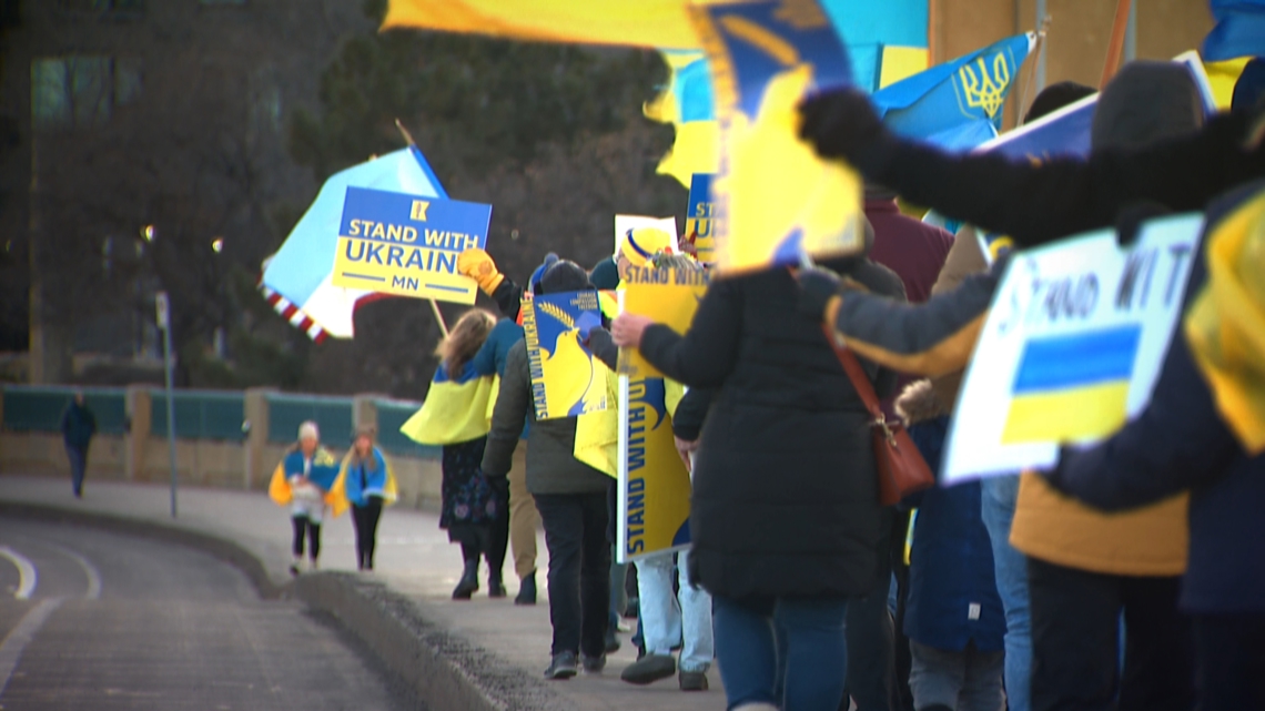 Minnesotans, Ukrainians march for Ukraine after tense Oval Office ...
