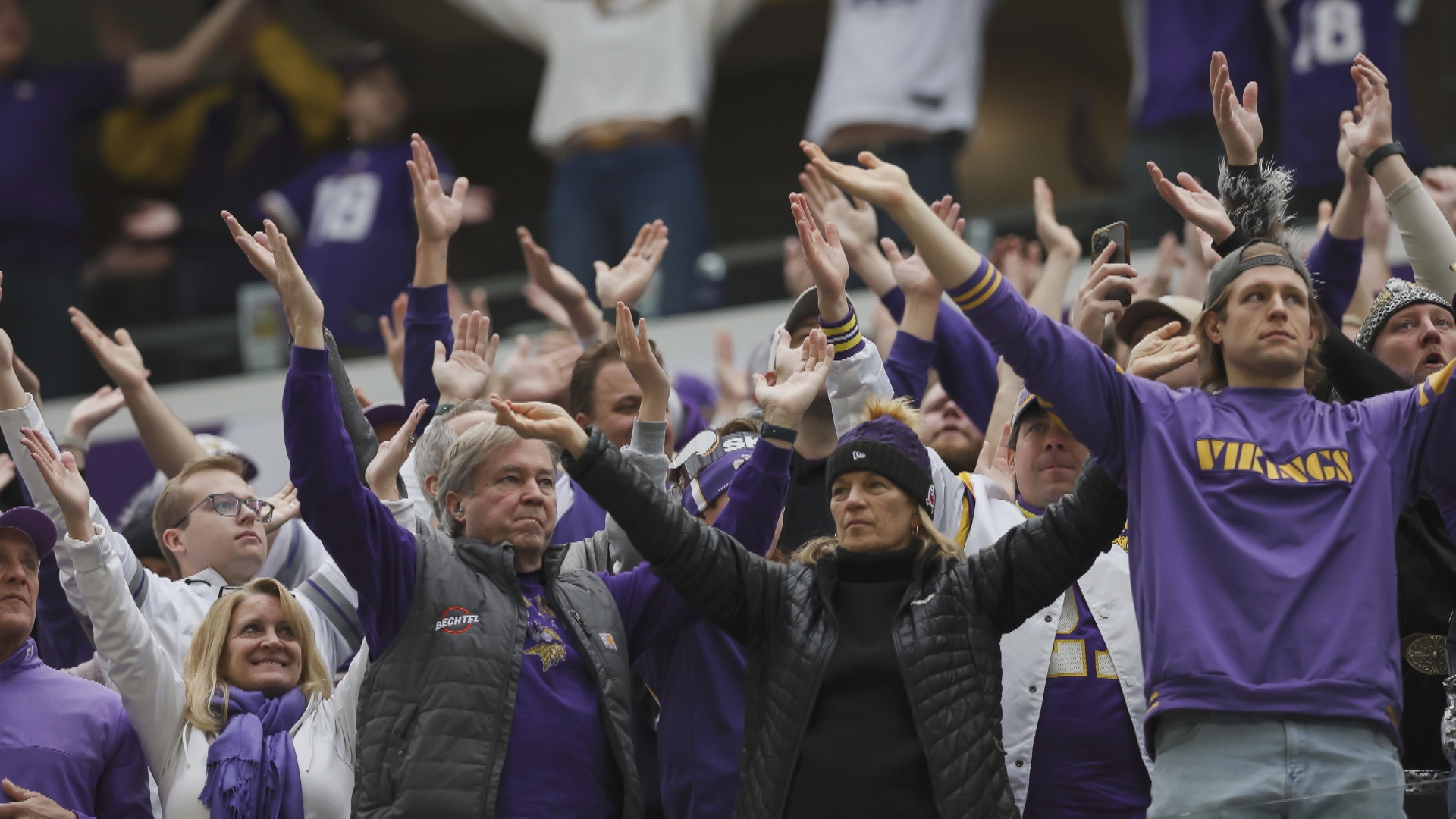 Minnesota Vikings share support after two men join the cheerleading ...