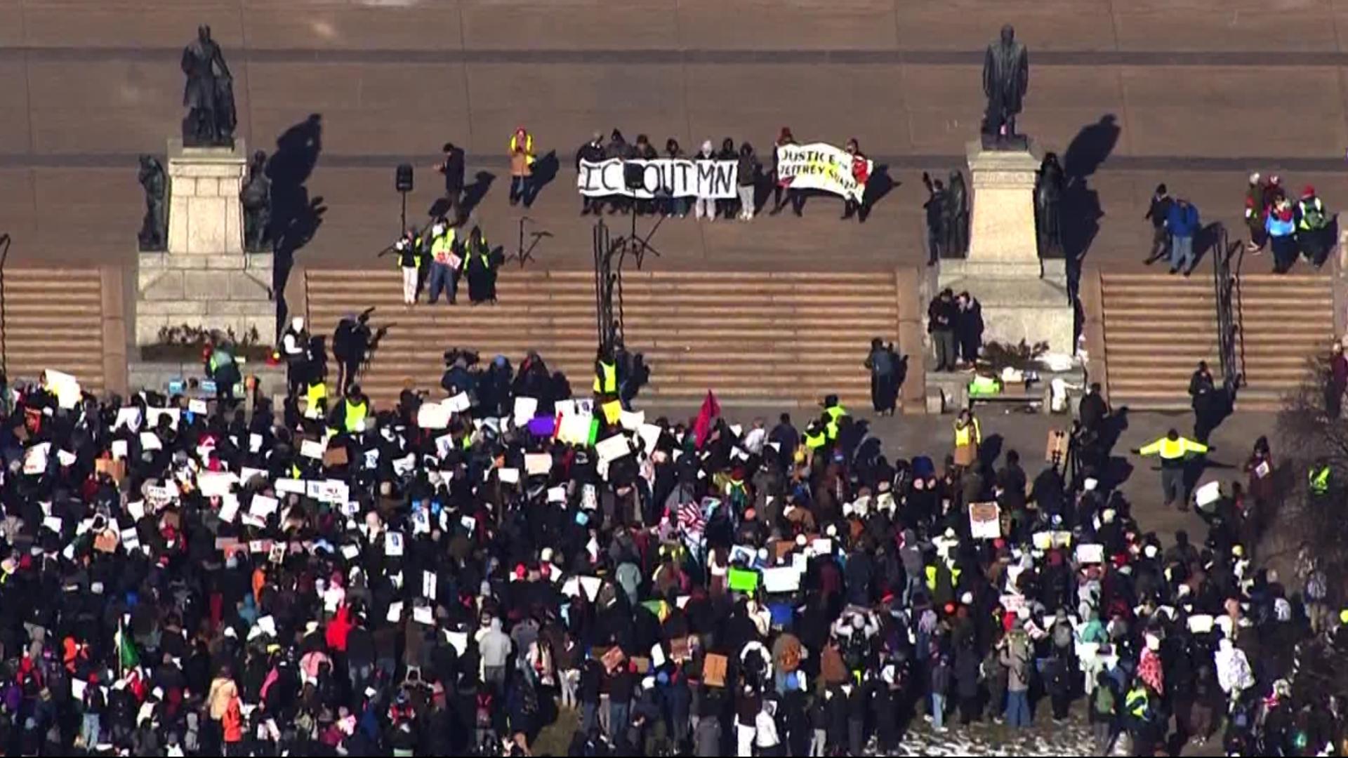 Hundreds of St. Paul students walk out, march to Capitol in protest of ...