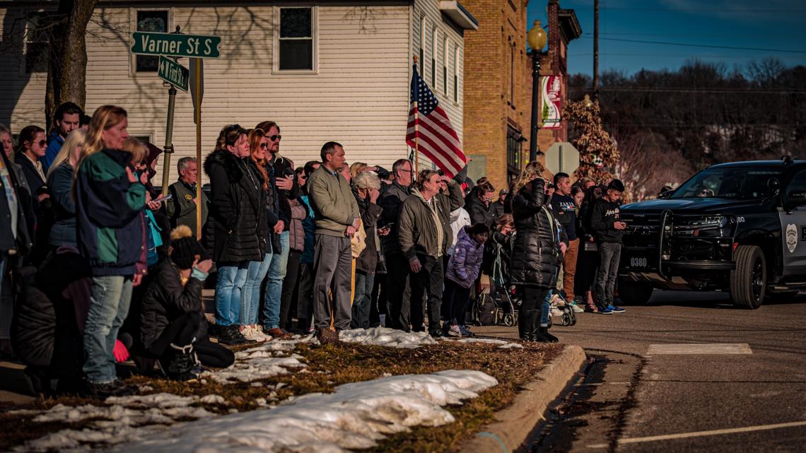 Hundreds gather to honor fallen Burnsville officers | kare11.com