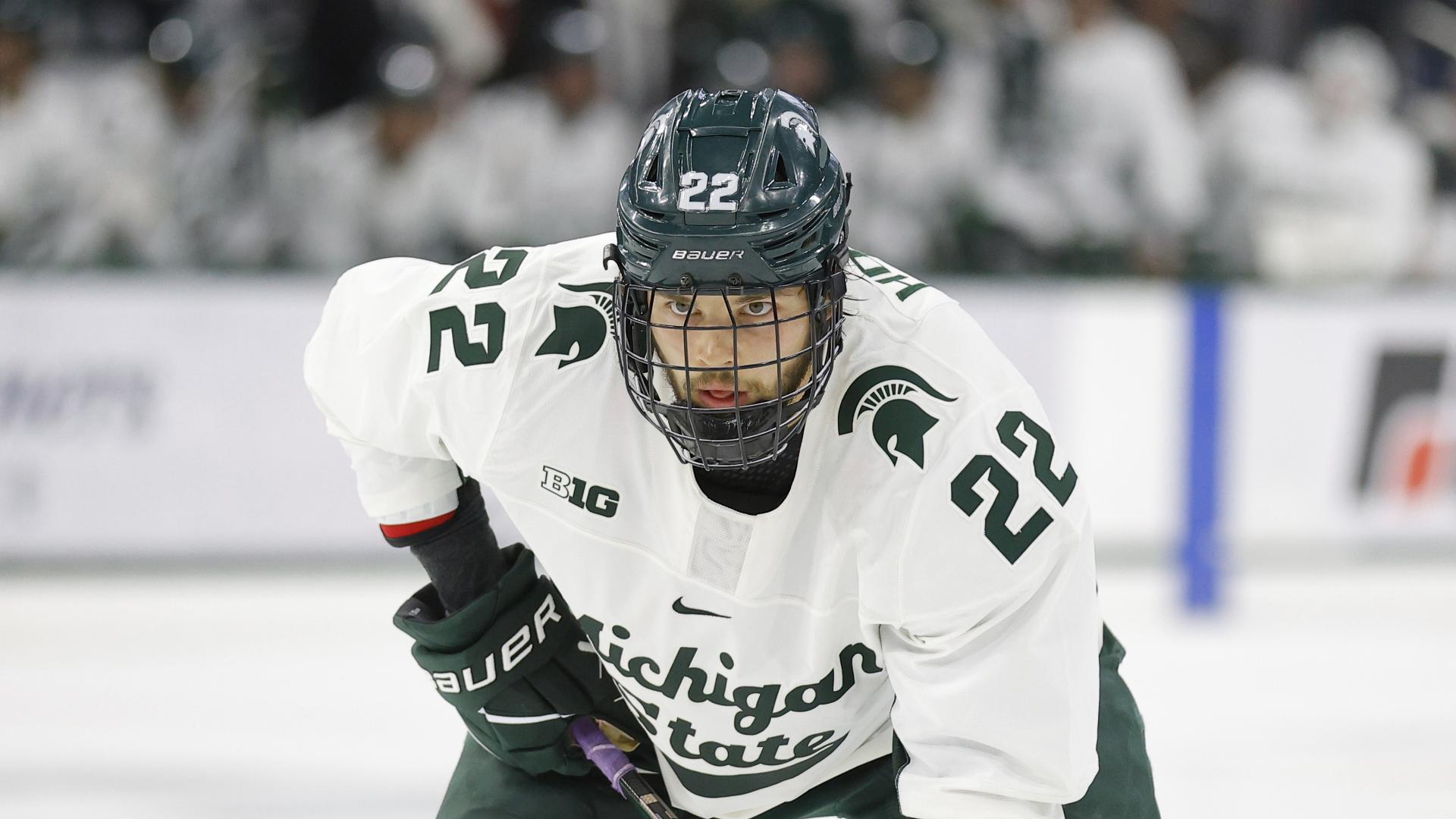 Isaac Howard wins Hobey Baker | kare11.com