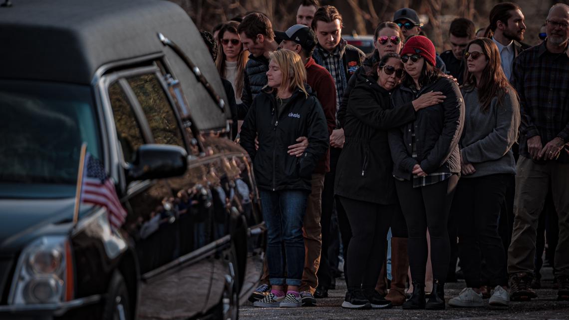 Hundreds gather to honor fallen Burnsville officers | kare11.com