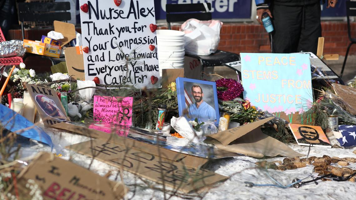 Court documents reveal custody of evidence in Alex Pretti shooting ...