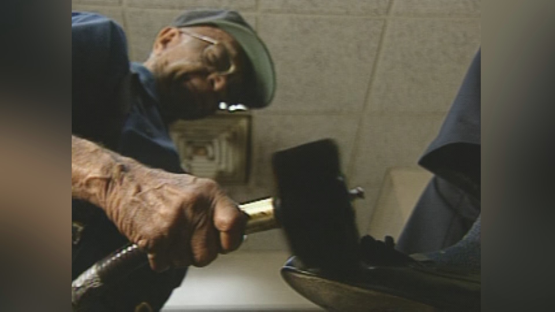 Shoe shine business loses stands after 60 years at MSP | kare11.com