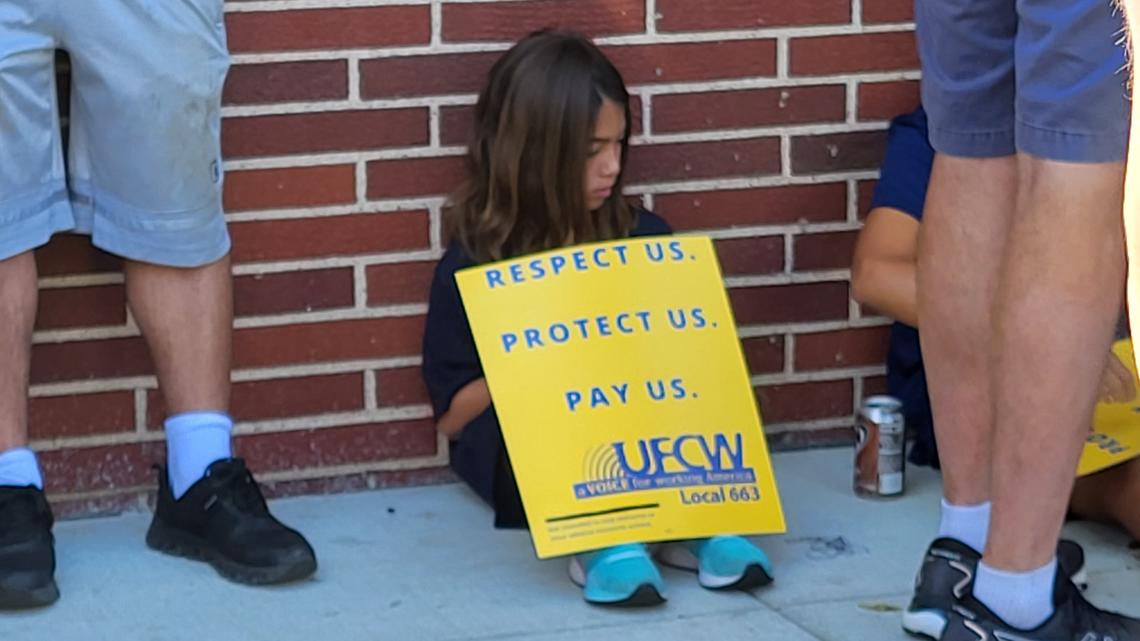 Meatpacking workers reach tentative agreement with Hormel | kare11.com