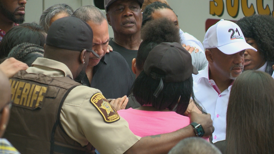 Memorial held for fallen MPD Officer Jamal Mitchell | kare11.com