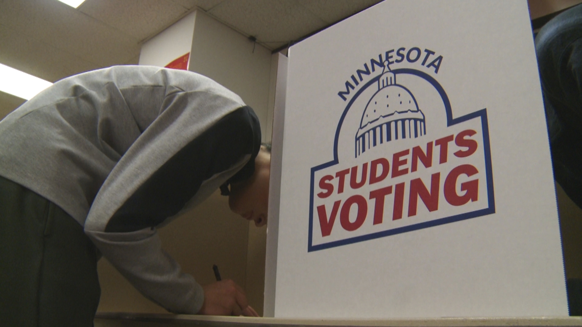 Minnesota students cast ballots in mock election – Breaking Now Minnesota