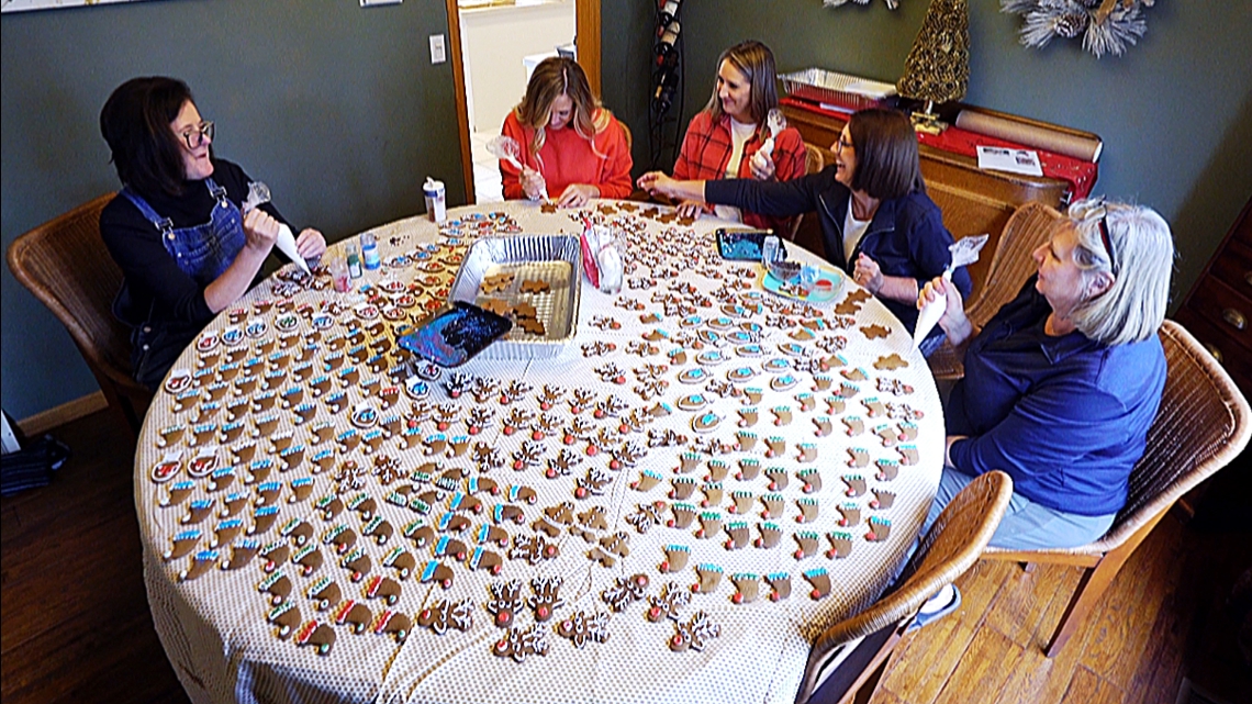 In kitchen frenzy, 5 women bake 3,885 Christmas cookies | kare11.com