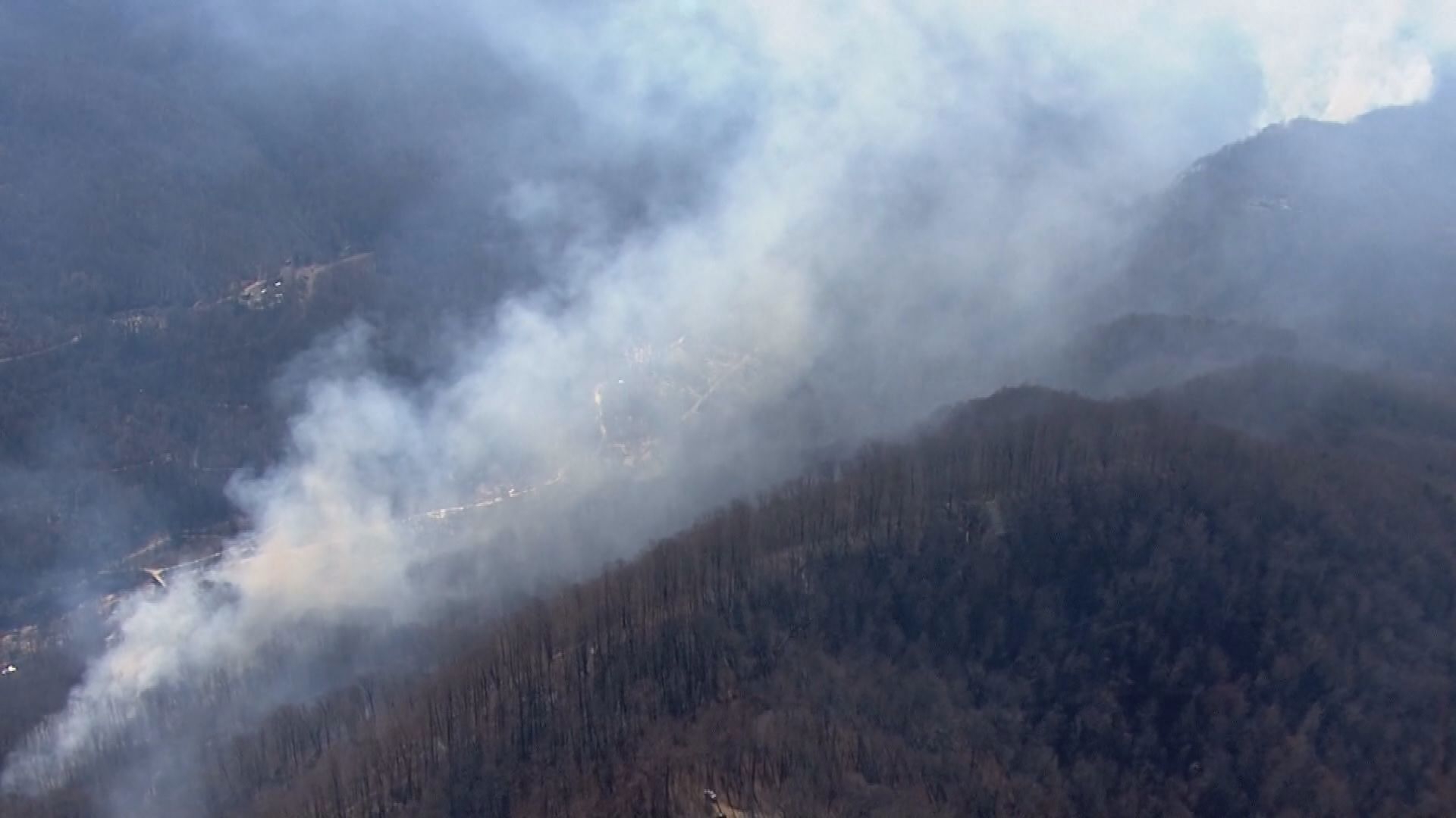 South Carolina governor declares state of emergency as wildfires erupt in Carolinas, Georgia ...