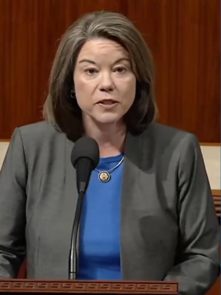 Rep. Angie Craig calls out WNBA after controversial final | kare11.com
