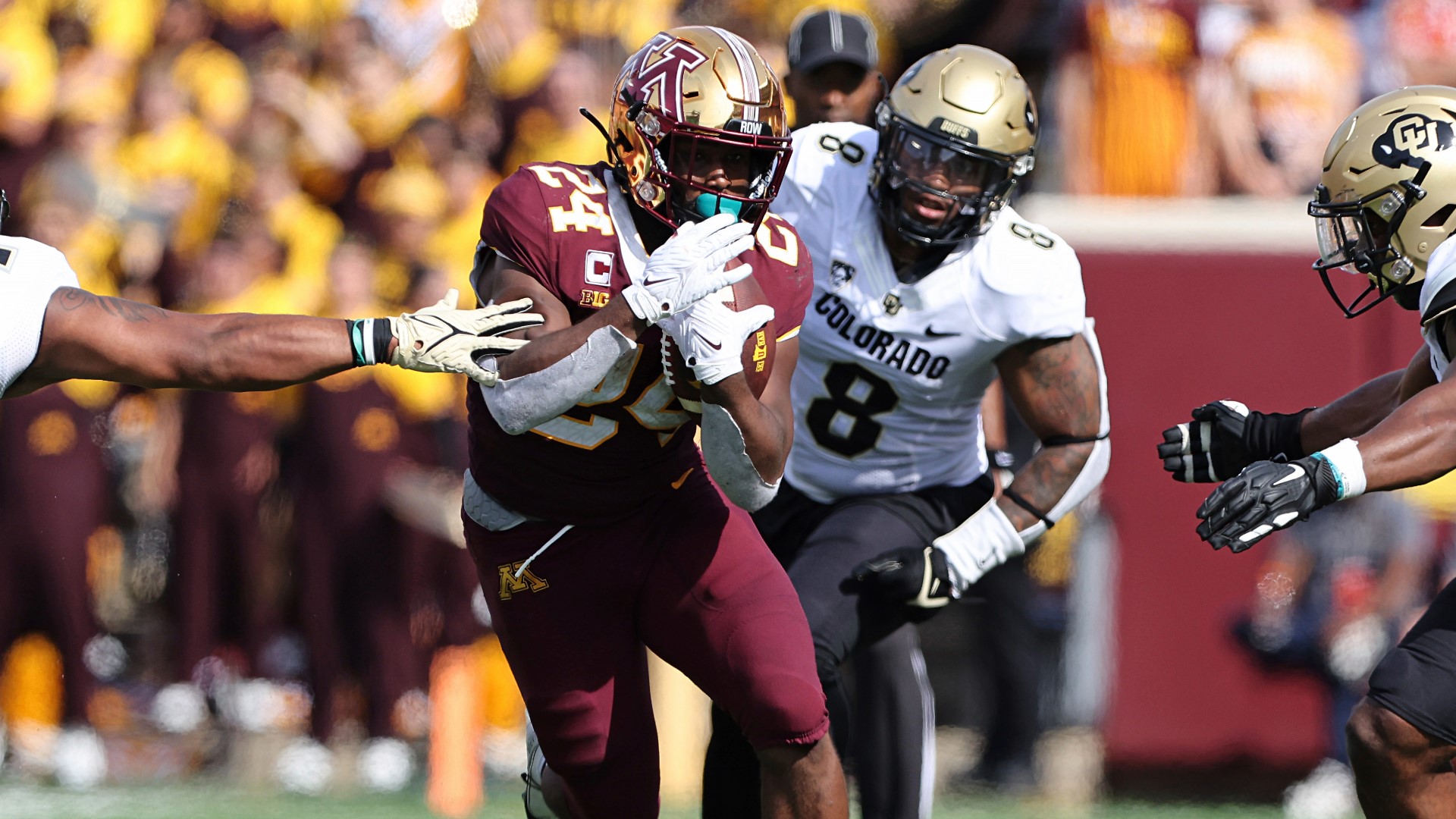 'The Flash' Star Danielle Panabaker Engaged to Boyfriend Hayes Robbins ...