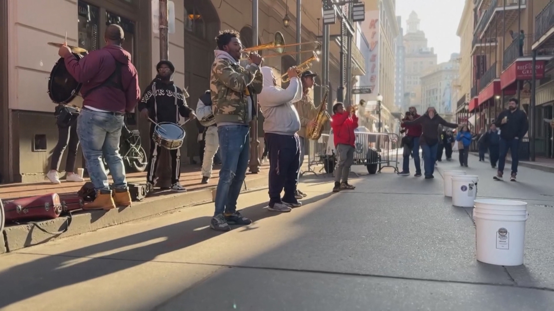 New Orleans inches toward normalcy while mourning victims of deadly New ...