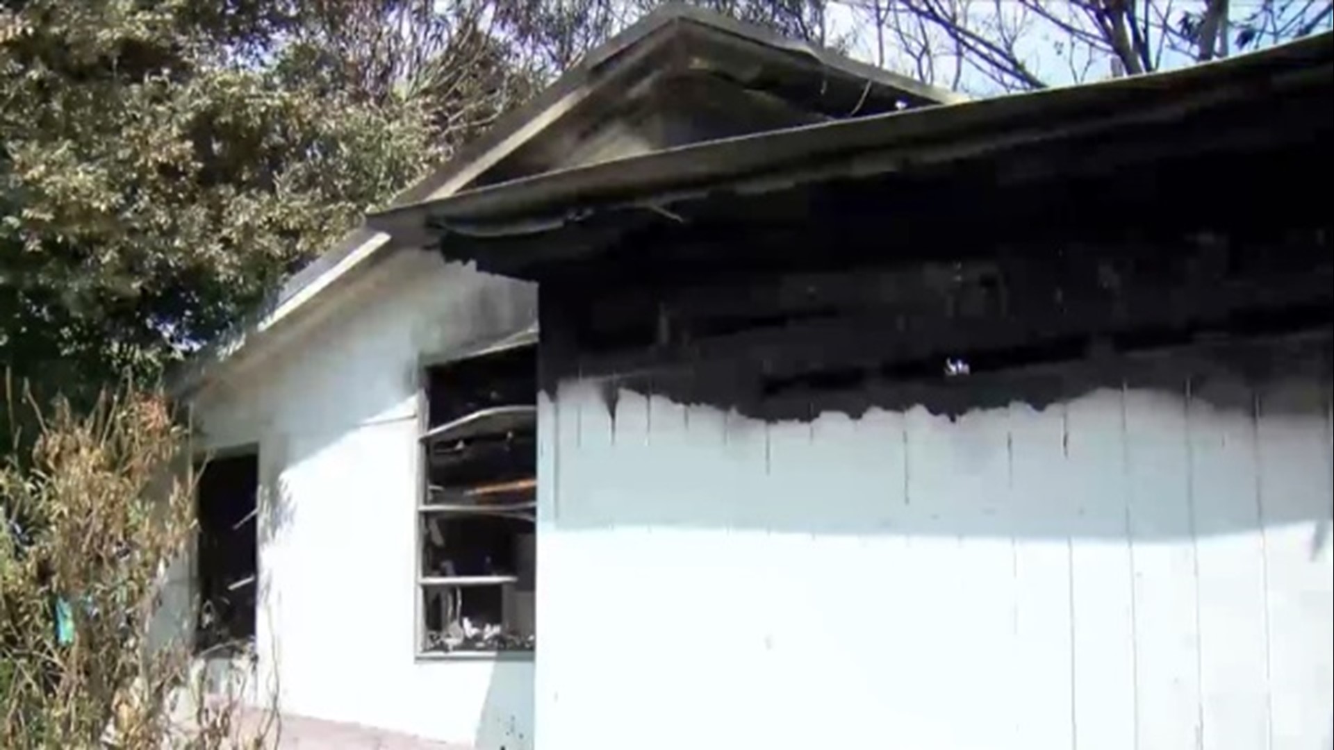 Twins prospect helps pull elderly man from burning home | kare11.com