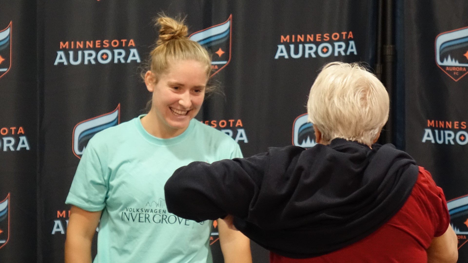 Women's sports teams connect with fans at Minnesota State Fair | kare11.com