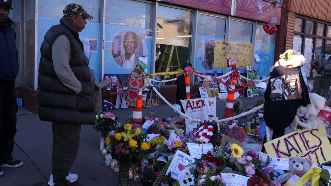 Comedian Dave Chappelle visits Alex Pretti memorial | kare11.com