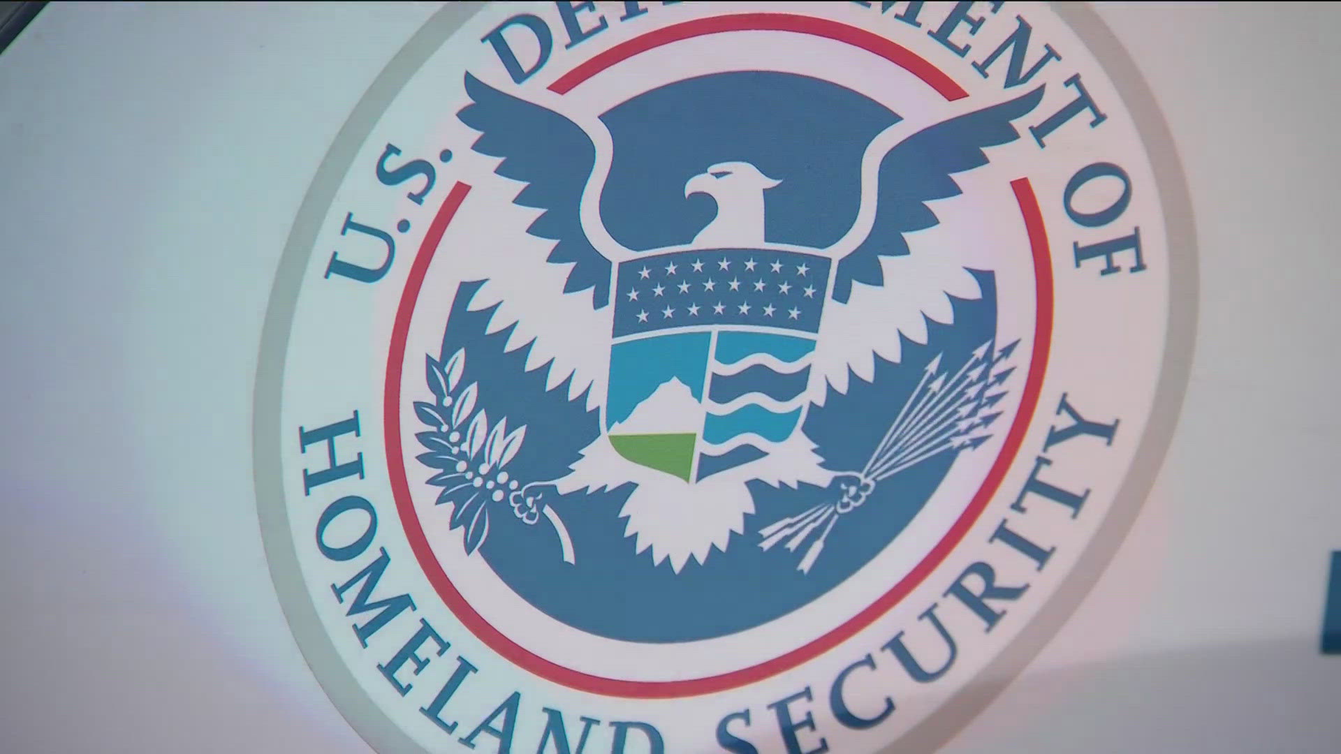 Homeland Security deploys more than 2,000 ICE agents to Minnesota in ...