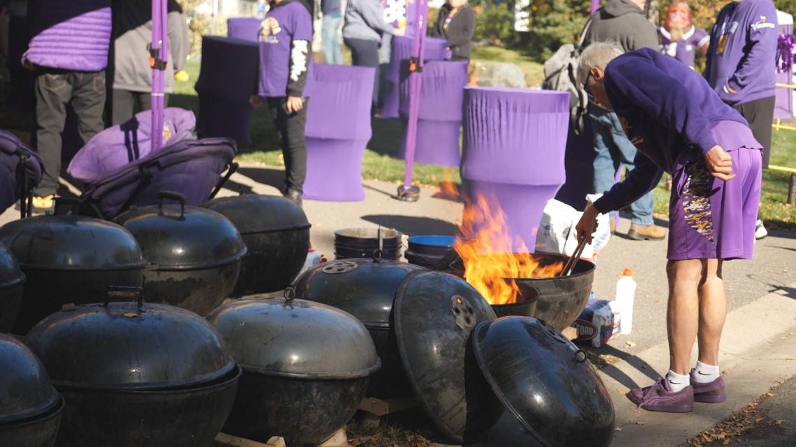 Vikings superfan Larry Spooner continues tailgate tradition | kare11.com