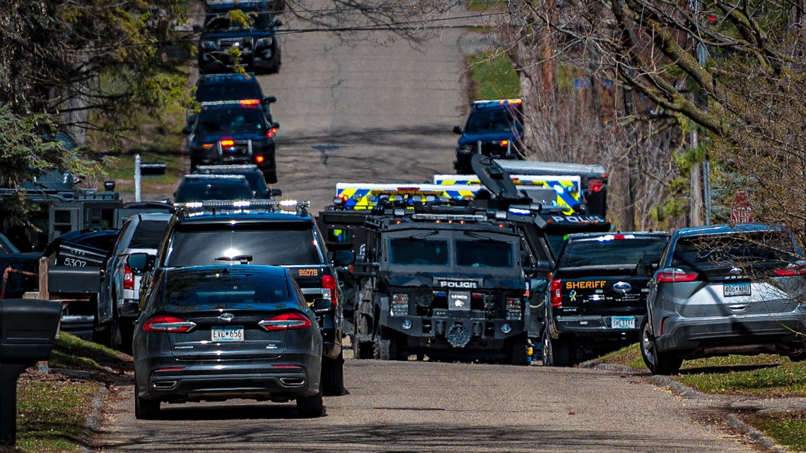 Gunman dead, 2 deputies injured in Minnetonka shooting | kare11.com