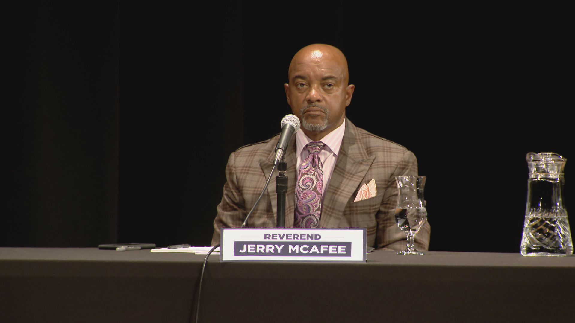 Crowd at North High listens to debate about public safety | kare11.com