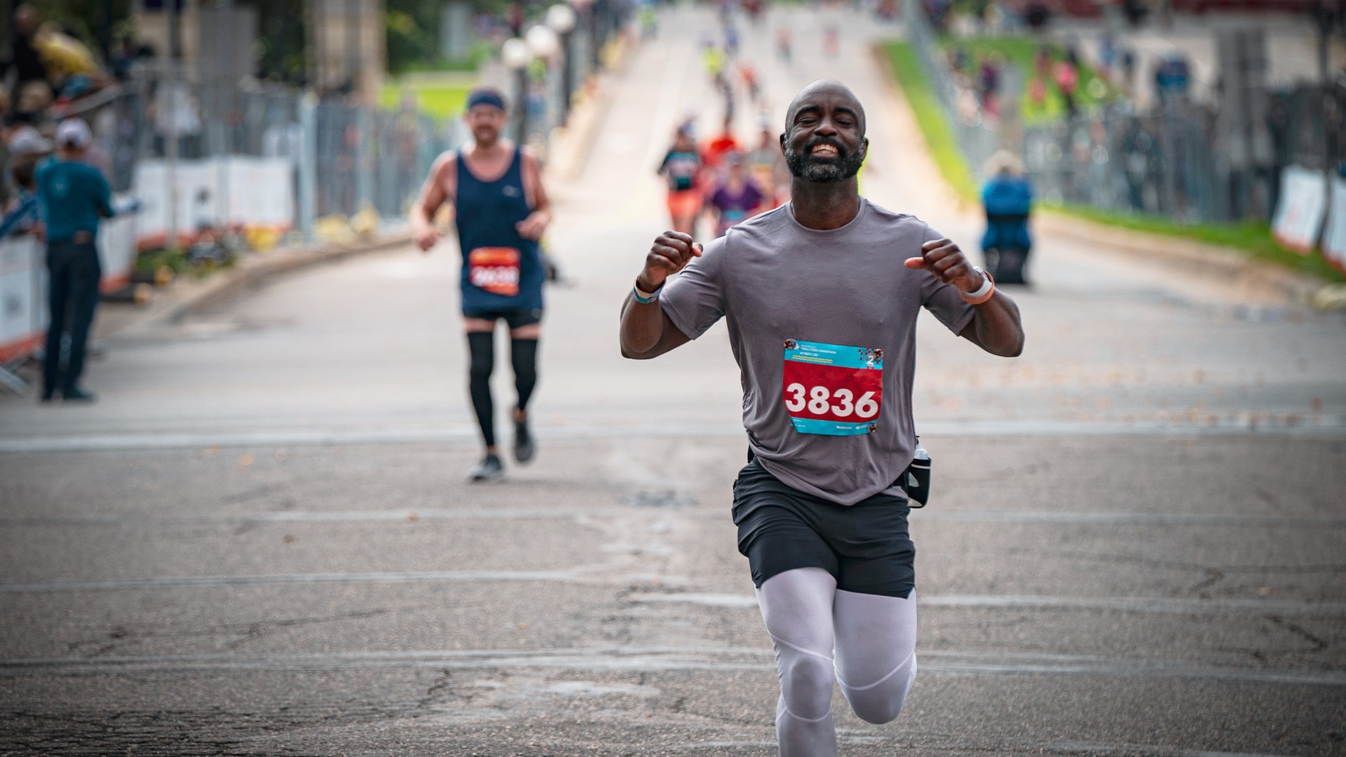 Thousands run Twin Cities Marathon | kare11.com