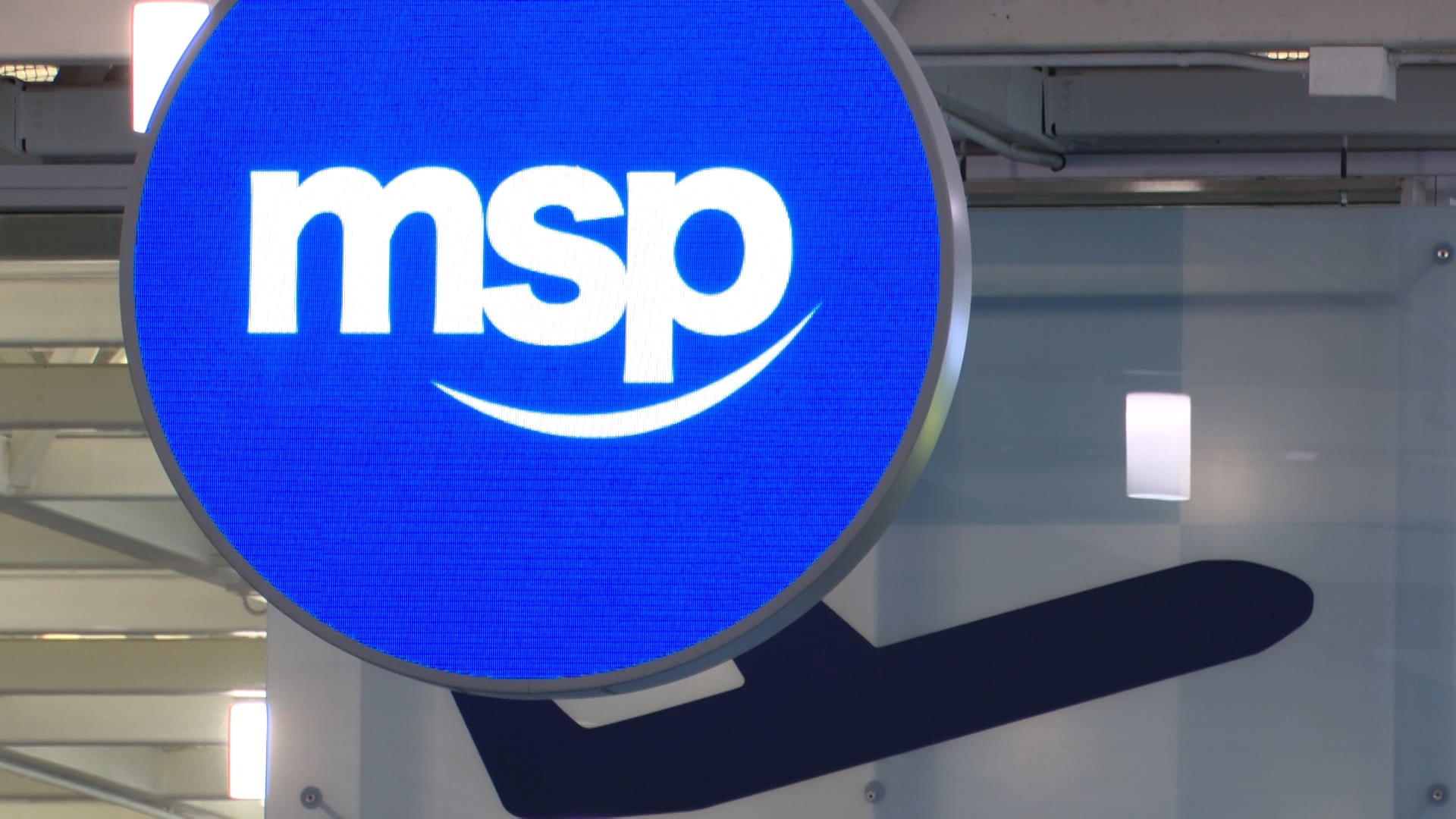 MSP Airport food service workers reach tentative deal | kare11.com
