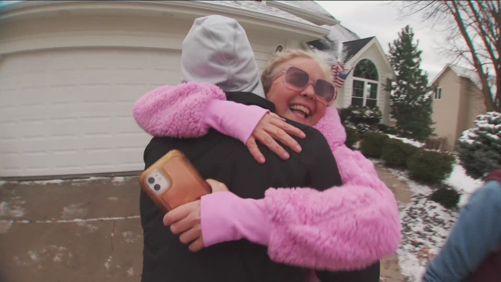 Hong Kong authorities say death toll in apartment complex blaze rises ...