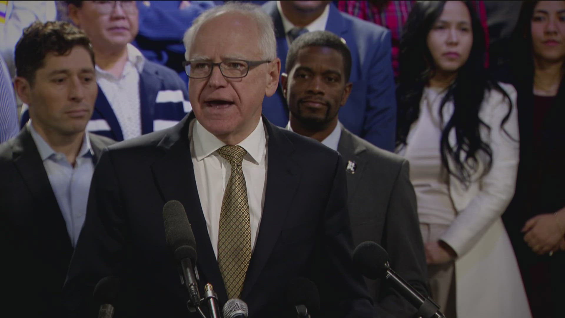 Walz, community leaders blast increased ICE presence in Minnesota ...