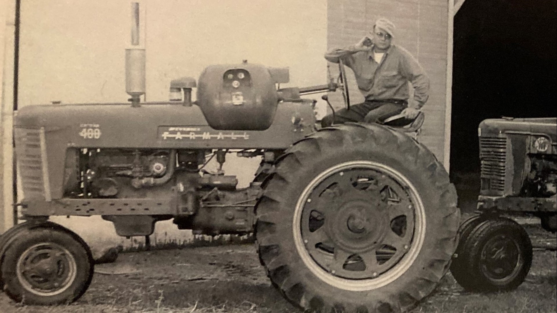 Founder of fourth-generation farm still commands the combine | kare11.com