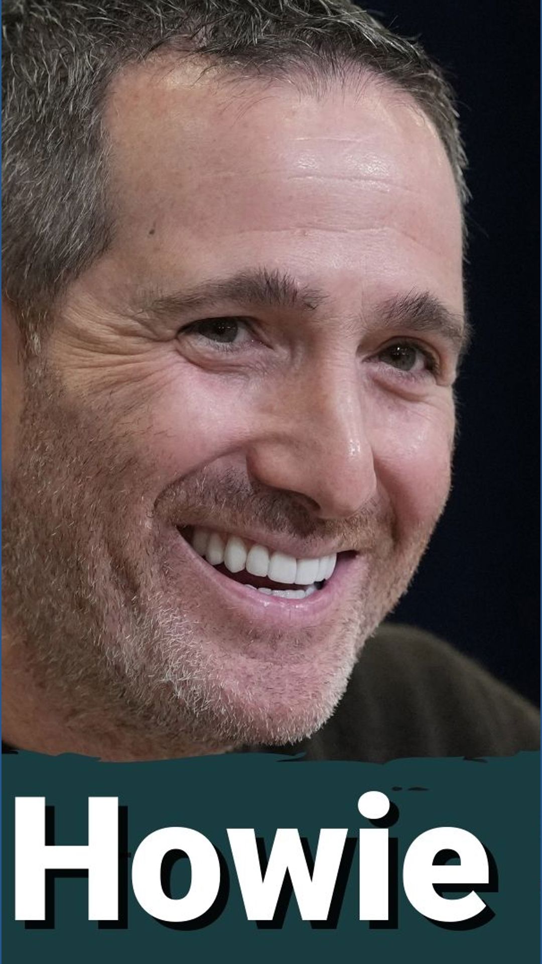 EAGLES SQUAD SHOW: Howie ALREADY playing the game OUTSIDE the Game ...